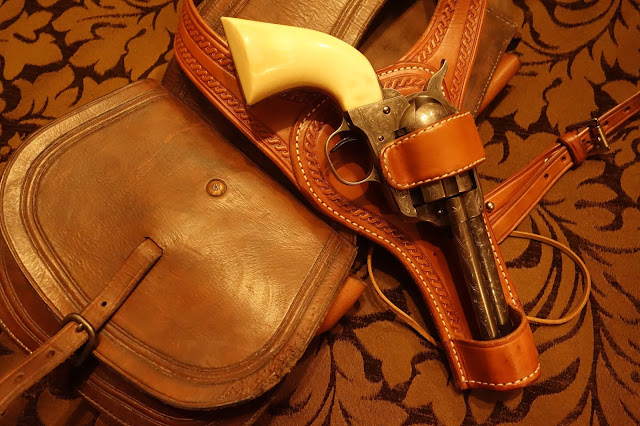 Doc Holliday Gun, Knife & Holster | Page 2 | Colt Forum