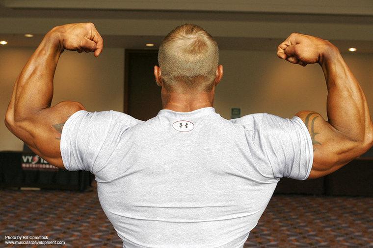 Under Armour Pics: Bodybuilder Backstage Before Show