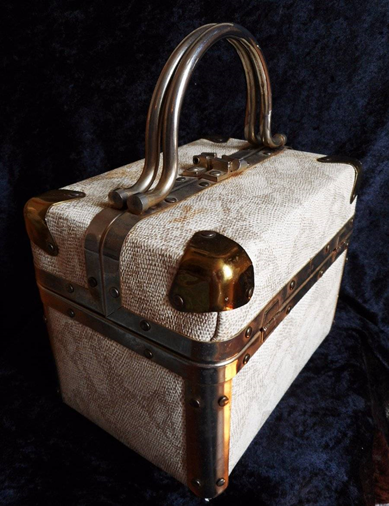 Vintage Couture-Inspired Women's Fashion and Style Blog: Box Handbag ...