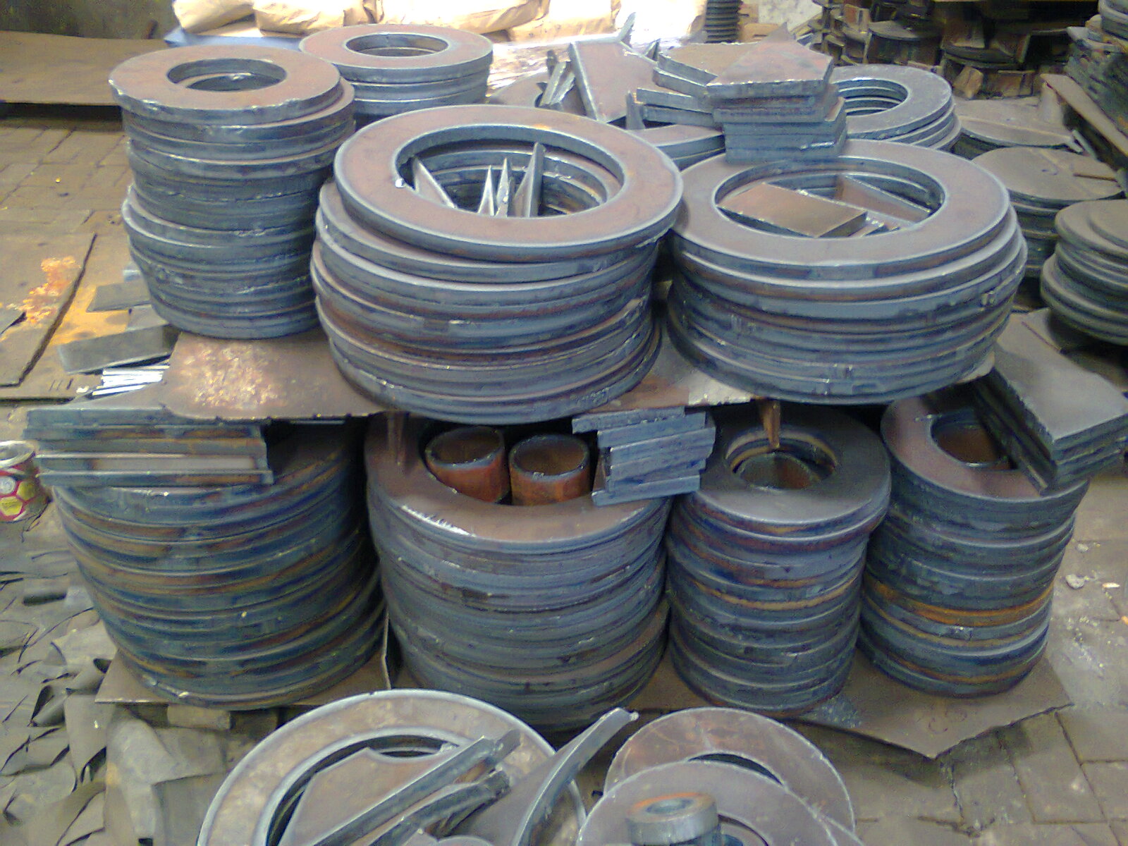 rajakato: Pesanan Potongan Besi