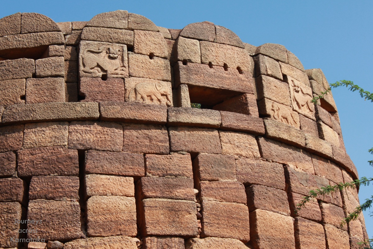 Journeys across Karnataka: Temple on a ledge, Gajendragad