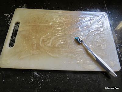 The Home Manager's Junction: How to Keep Chopping Board Clean and White