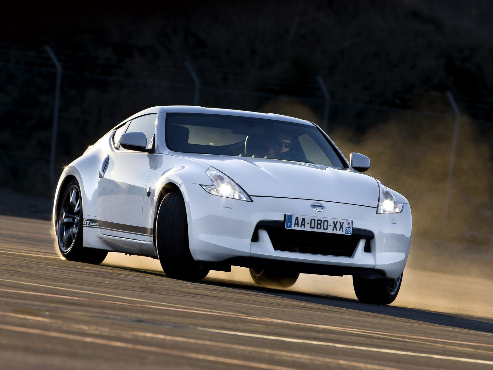 NISSAN 370Z GT Edition photos | 2011 car accident lawyer