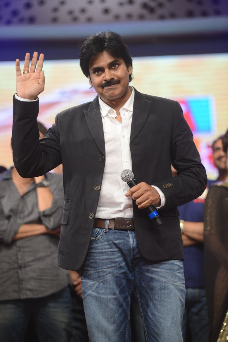 Pawan Kalyan Attarintiki daredi Audio launch