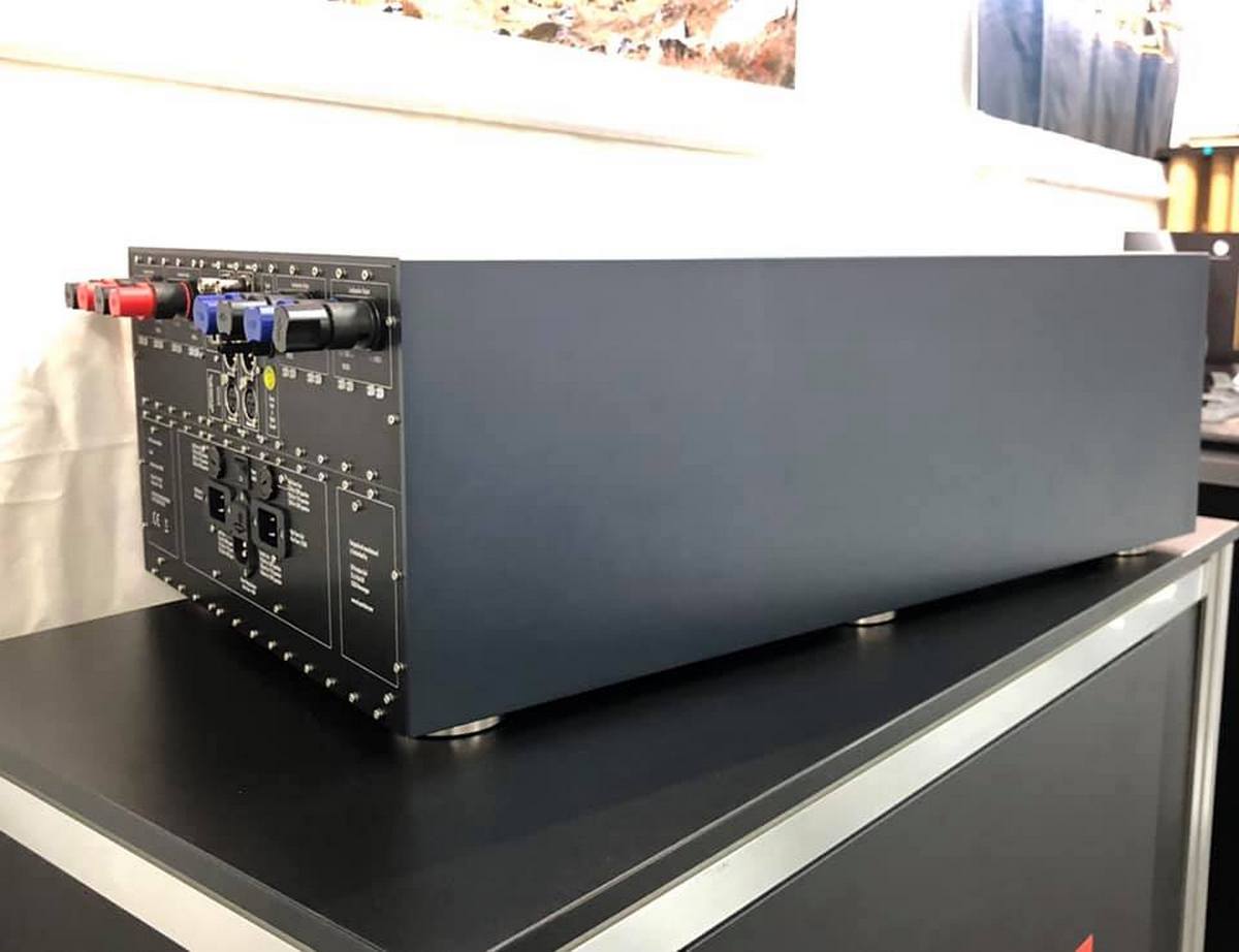 Wizard High-End Audio Blog: CH Precision M10 Anniversary Power Amplifier