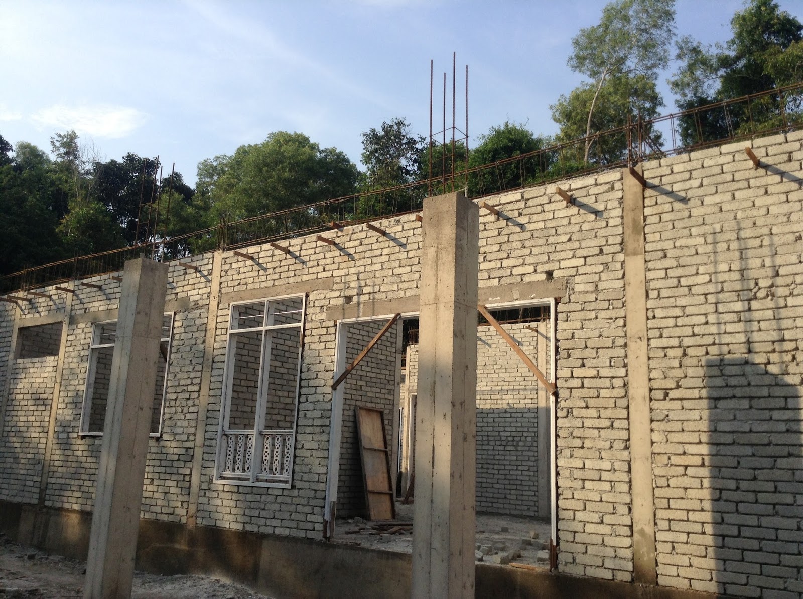 Kerja-Kerja Membina Beam Atas (Roof Beam) ~ Membina Rumah Impian