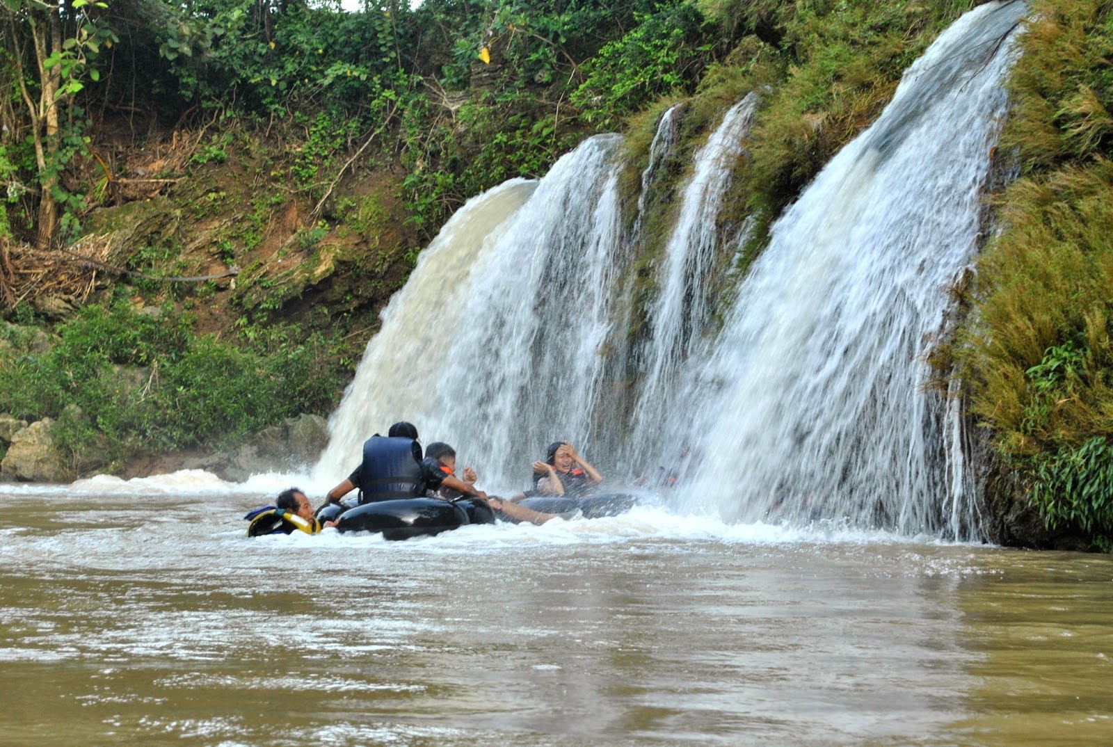 Trip Goa Pindul : River Tubing / Fun Tubing Sungai Oyo