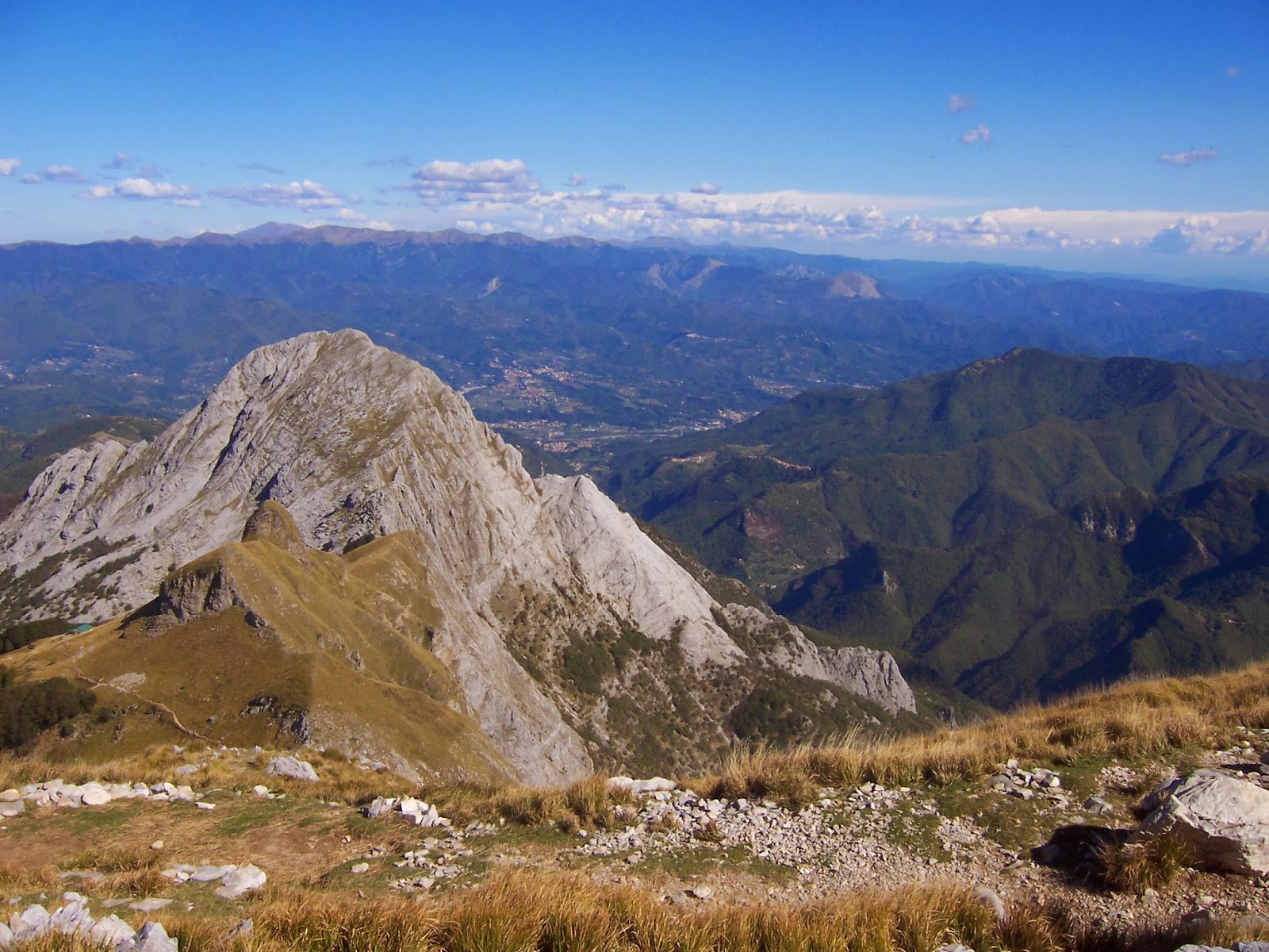Raccontare un paese: Dal monte Pania