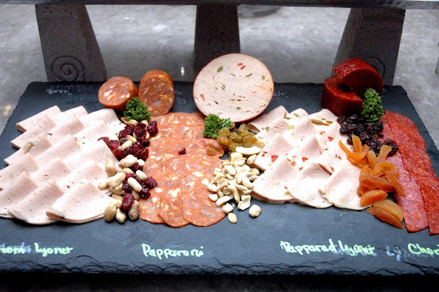 DUDE FOR FOOD: #aNIUexperience: NIU by Vikings Opens at The Podium