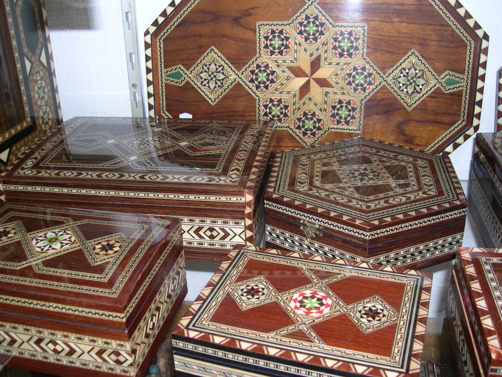 La burra en el jardín: La taracéa