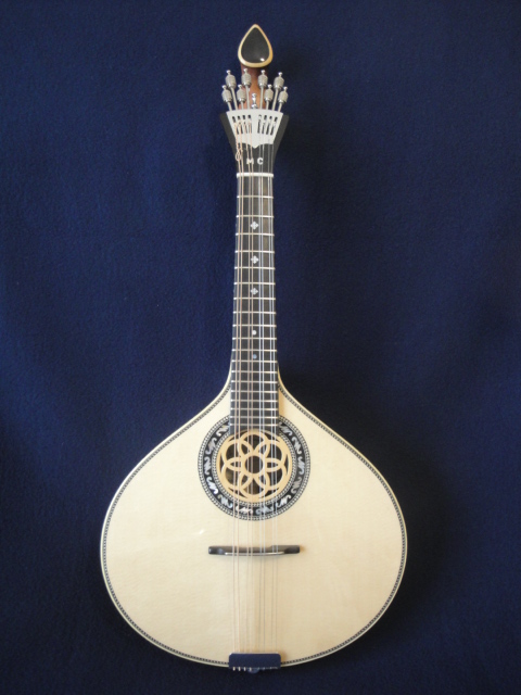 Instrumentos Tradicionais: BANDOLIM "MC"