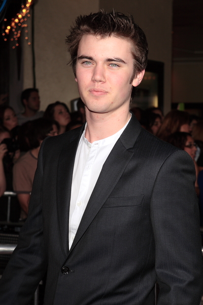 Twilight Saga: Cameron Bright biography