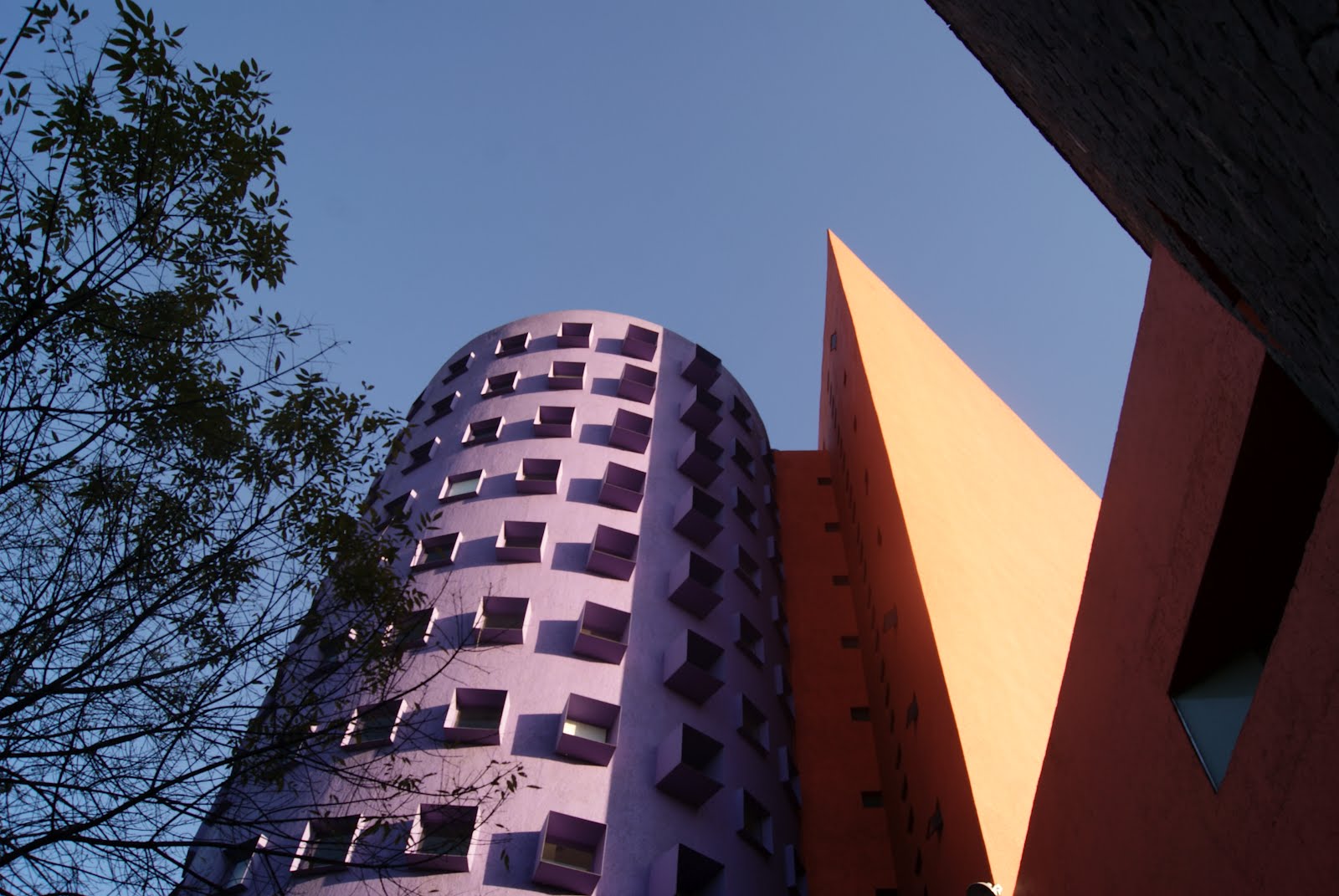 Instantáneas de la Ciudad: Centro Nacional de las Artes CENART