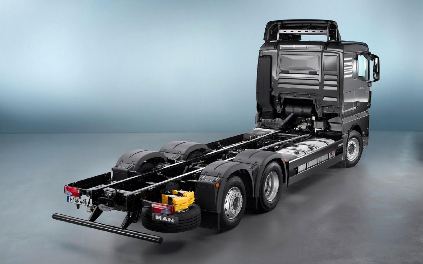 Trucks Wallpapers: Man Truck Wallpaper