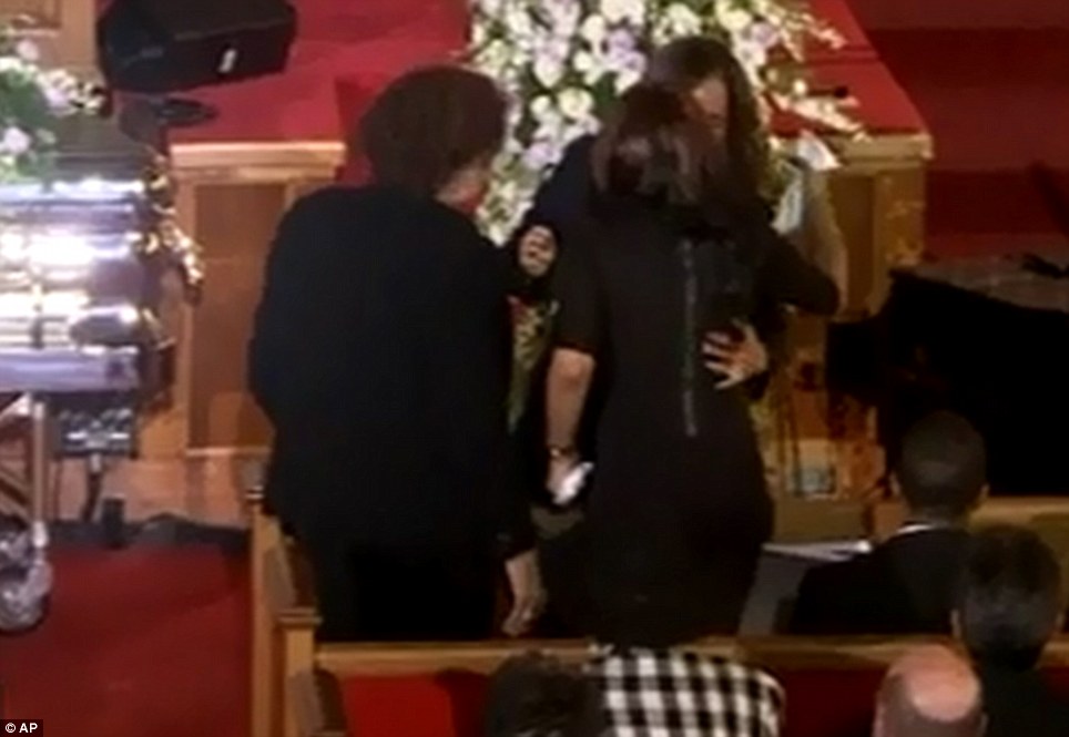 Hello Celebrity: A shoulder to cry on: Alicia Keys' tears for Whitney ...