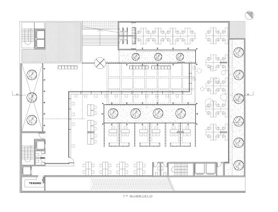 B & T Arquitectura: Banco y Oficinas