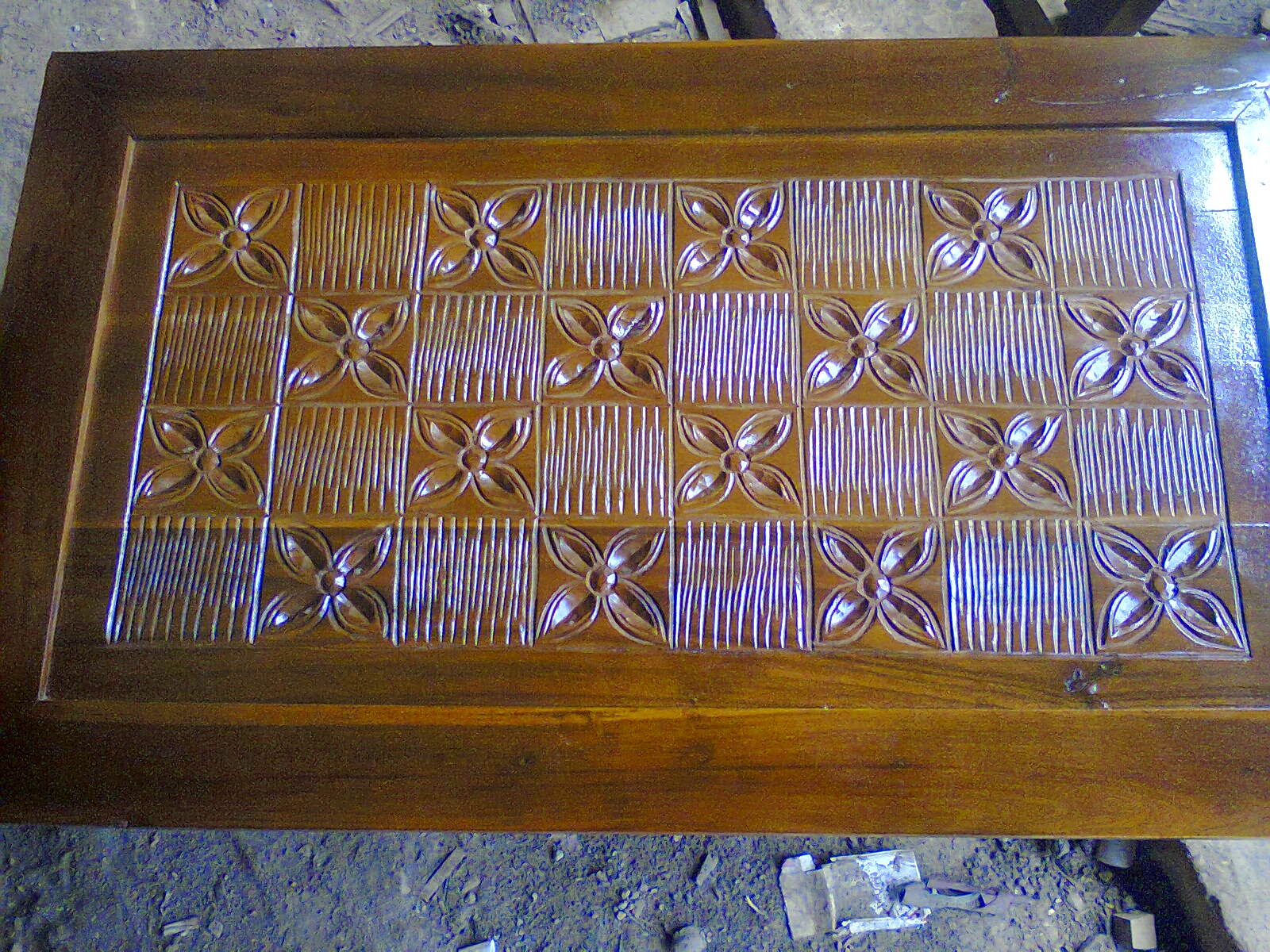 ukir kayu: ukiran motif batik