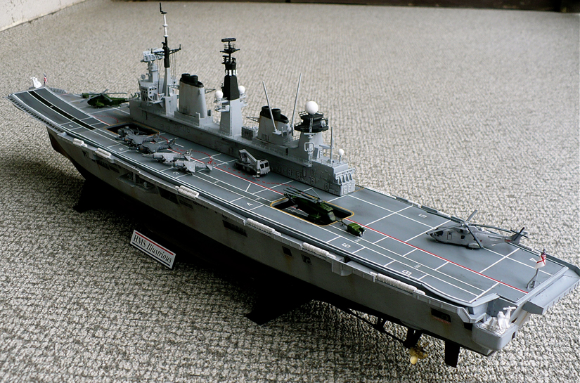The Great Canadian Model Builders Web Page!: HMS Illustrious (R06)