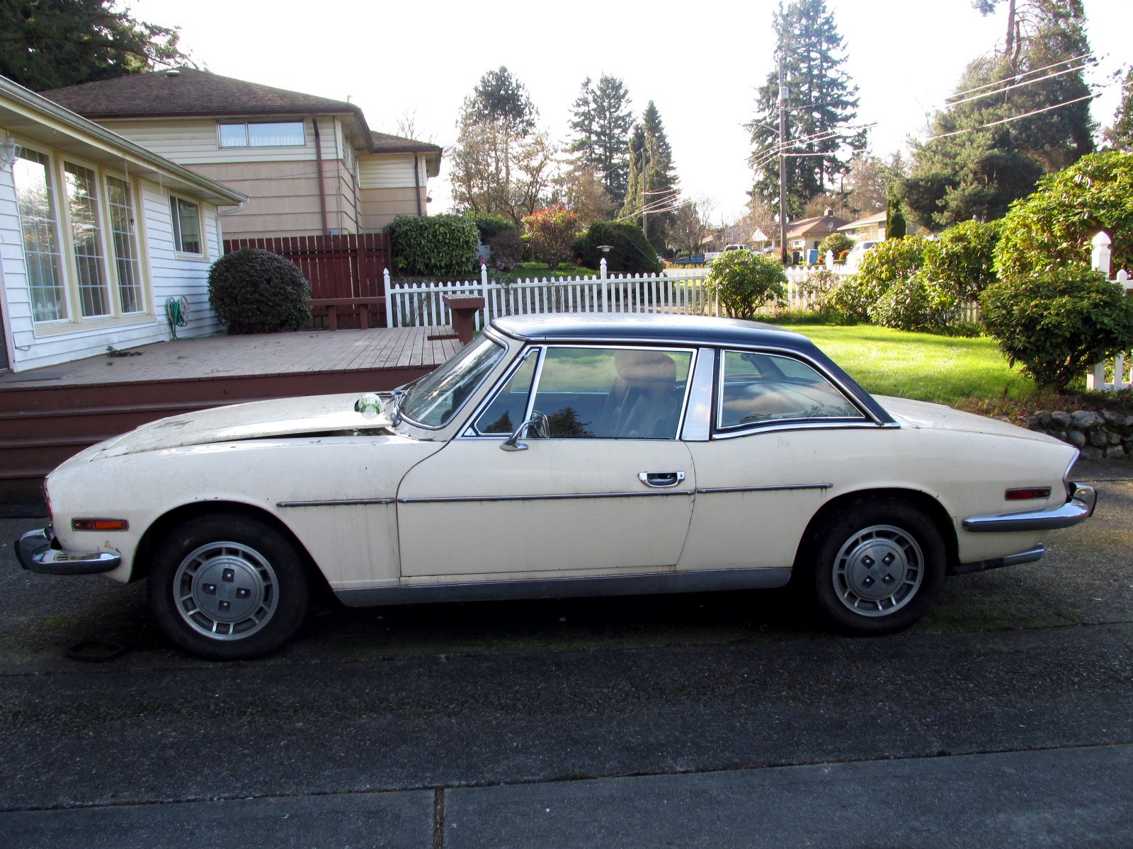 Seattle's Classics: 1973 Triumph Stag