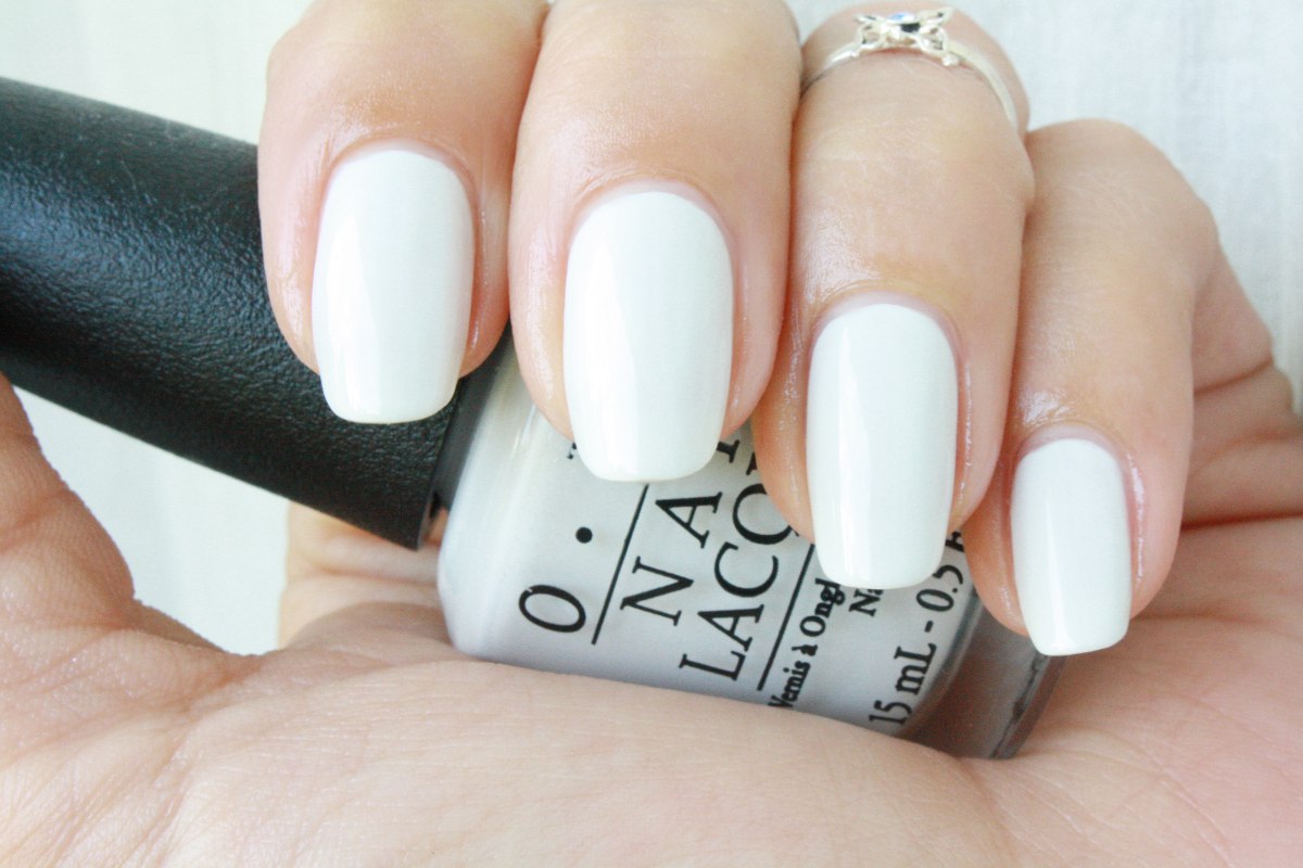 My List Of ....: [ Review ] OPI My Boyfriend Scales Walls