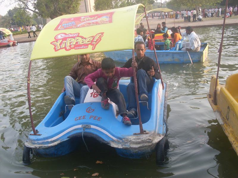 Jalandhar, Punjab, India: Boat Ride at India Gate - New Delhi