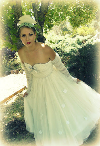 BRIDE CHIC: VINTAGE SPRING