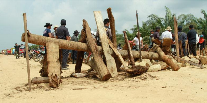 Sengketa Lahan Sawit Antara Perusahaan Dan Masyarakat Di Kalimantan ... Sengketa Lahan Sawit Antara Perusahaan Dan Masyarakat Di Kalimantan ...
