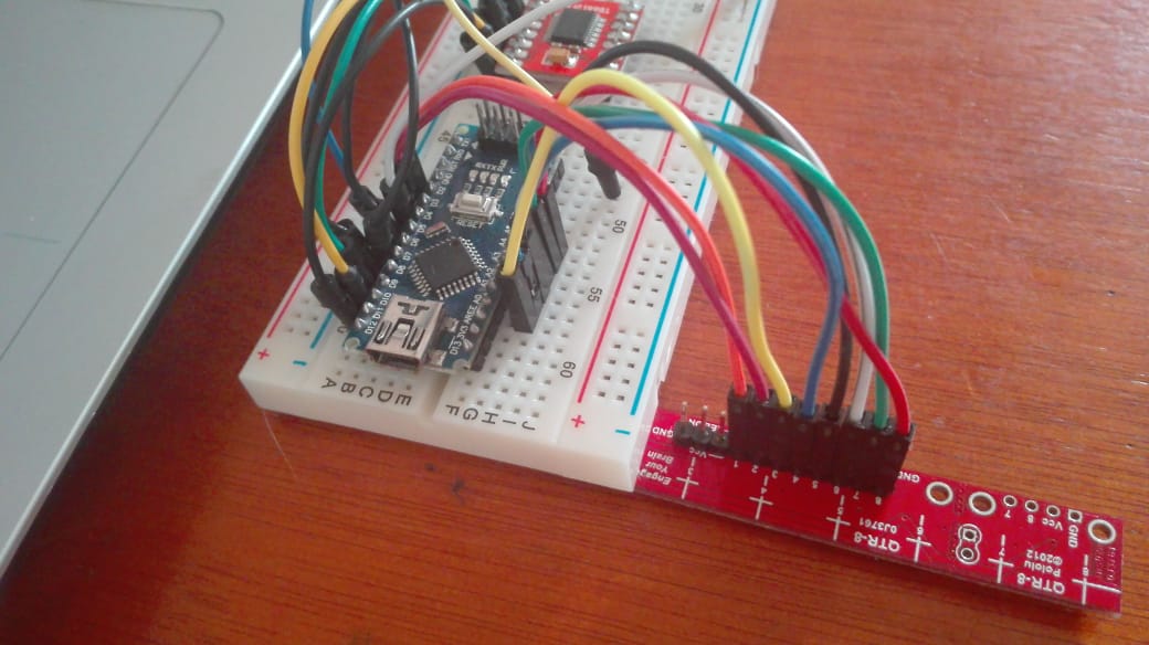 Robot Seguidor de Linea Velocista UNIAJC 2018