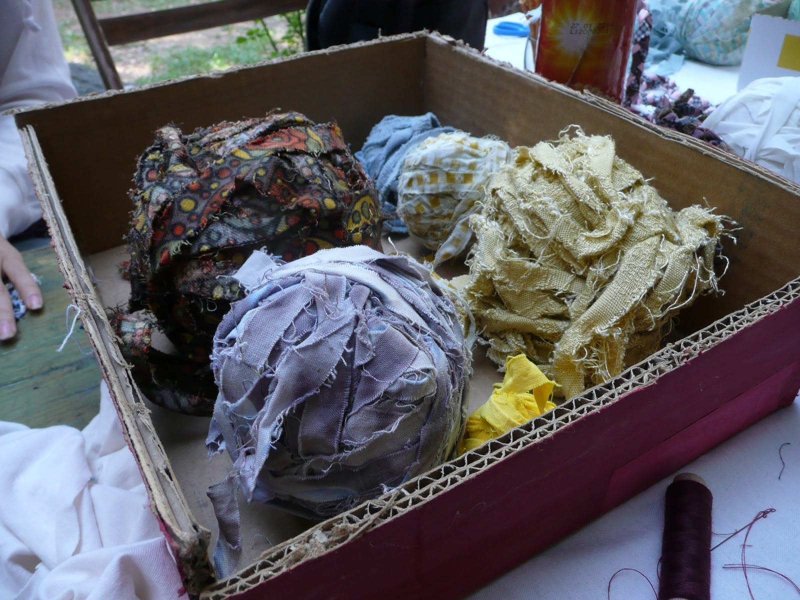 Maria Lale: Работилничка за парцалени килимчета-06.10.2012 г. (първа част)