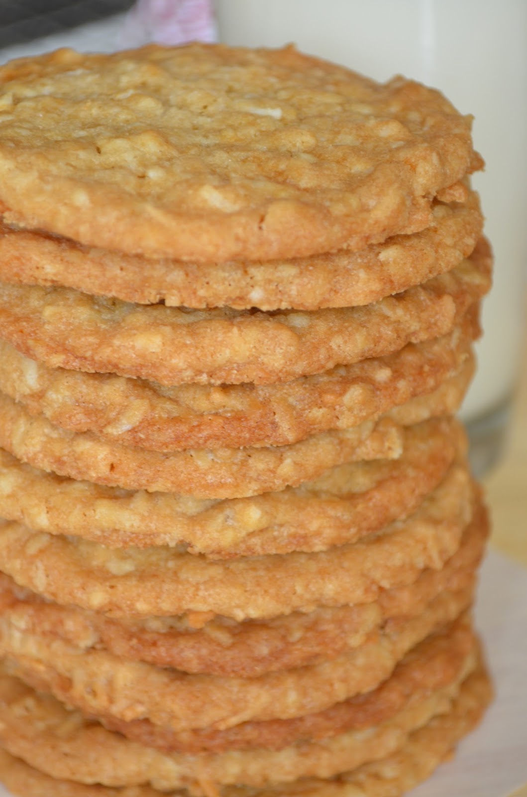 The Dutch Oven Diaries: "Just Nan's" Scratch-My-Back Cookies