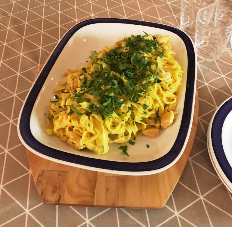 BROILERI PASTA - Värikkäästi valkoinen