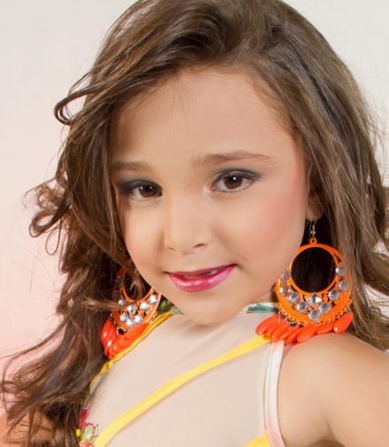 Niña Model Venezuela 2015 - Diverso Magazine