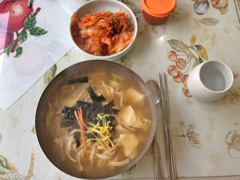 Suwon Local Food, Hanmil Noodle Soup (kalguksu) 한밀손칼국수