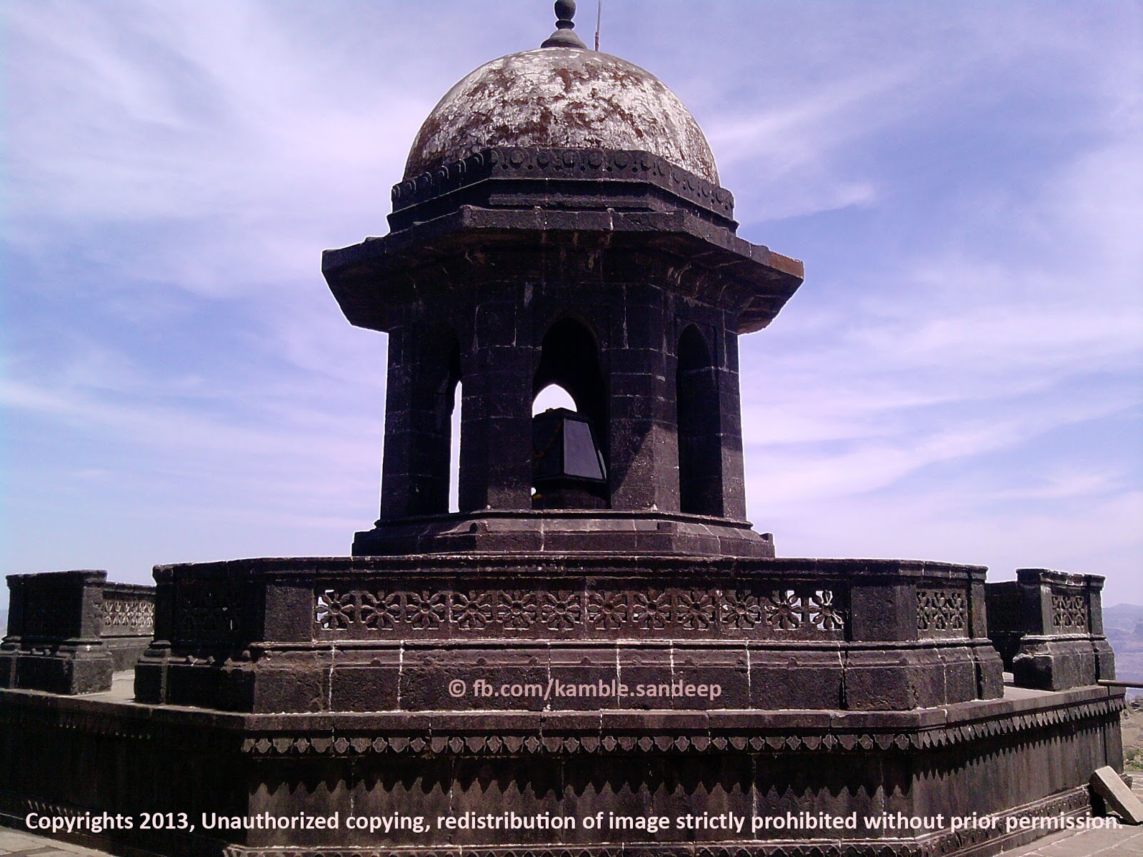 Raigad Fort - Photos and Travel Guide - Maharashtra