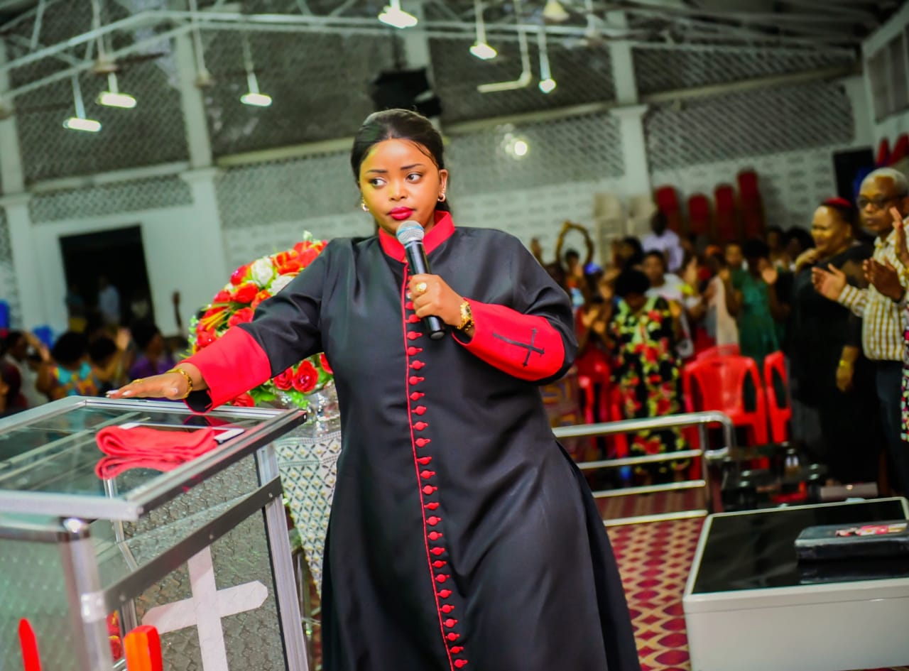 Rev Natasha Preaching / Photos Check Out The Security Details Of Kenya ...