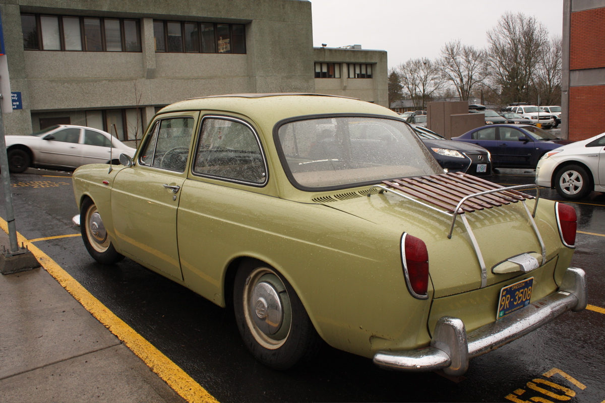 OLD PARKED CARS.: 1962 Volkswagen Type 3 Notchback.