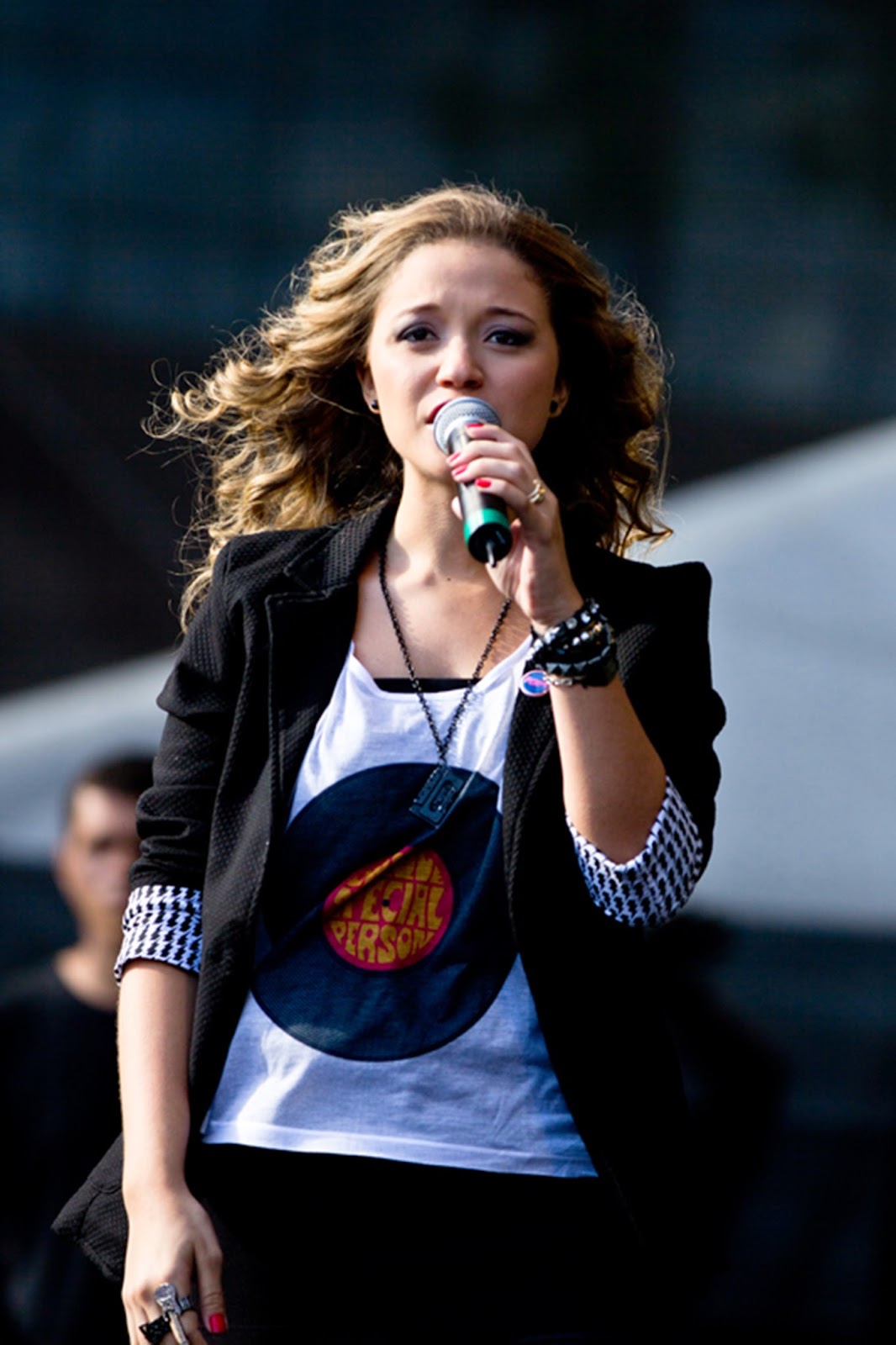 Blog Adoradores: Cantora Arianne é destaque na revista Billboard Brasil