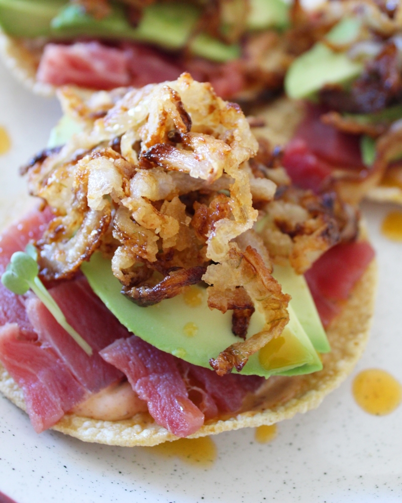 Tostadas de atún fresco - Delirios de Cocina