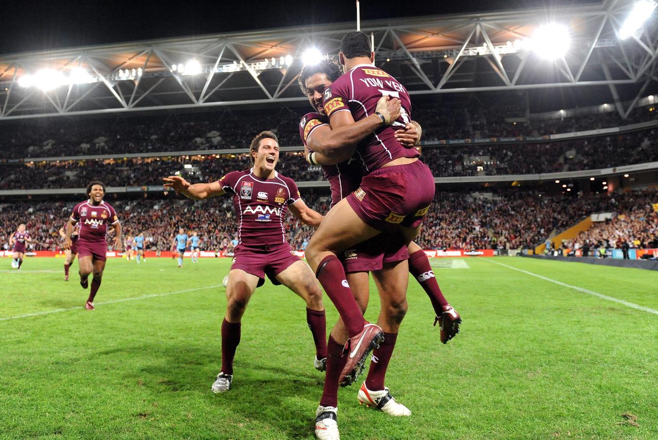 The Maroon Mob: Try Time! - Nielson and Yow Yeh celebrate a Queensland try.