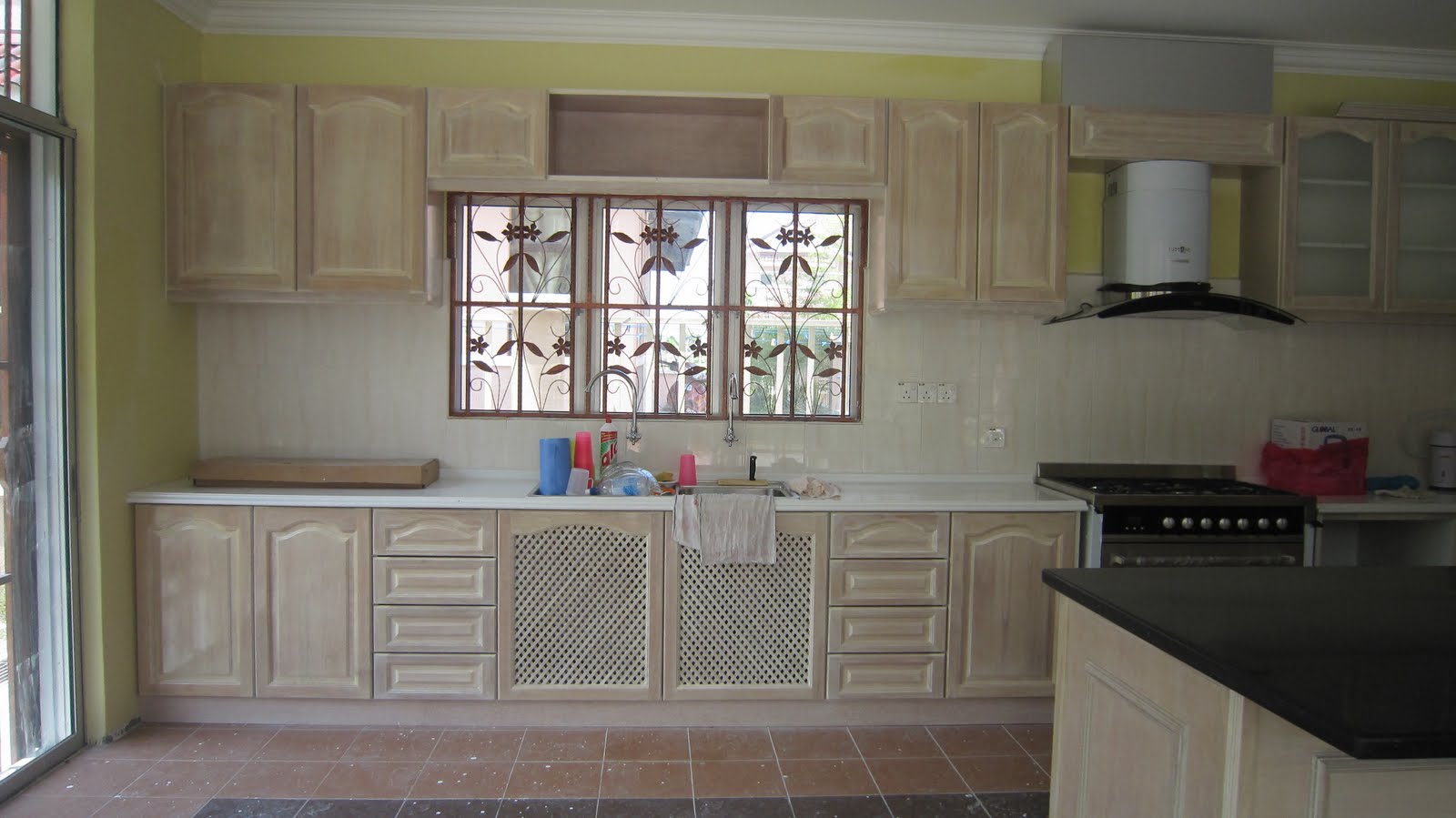 SIELLZA furniture: Kabinet Kayu Nyatoh