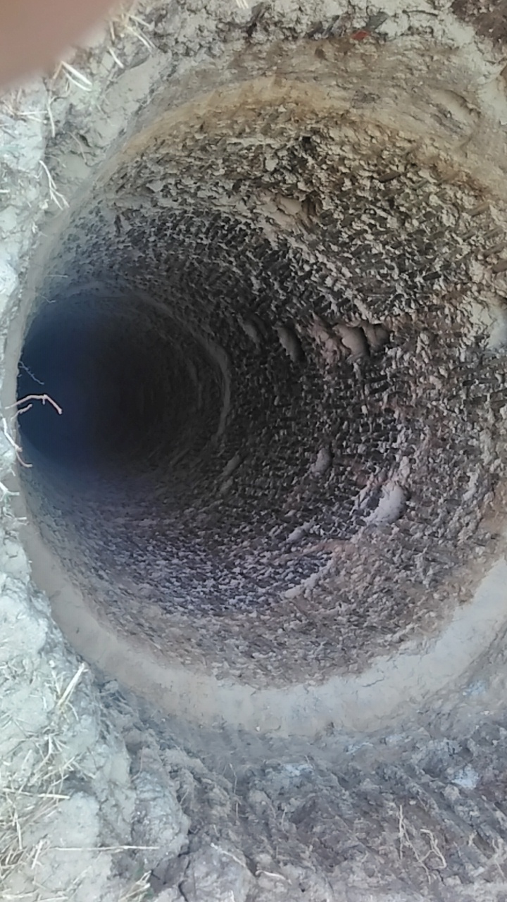 Open well off Sarjapura Road : 4ft in diameter and SIXTY feet deep ...