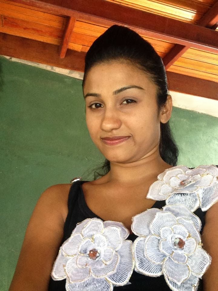 33000lk photo s: Sl model Sajani Chamali photo collection