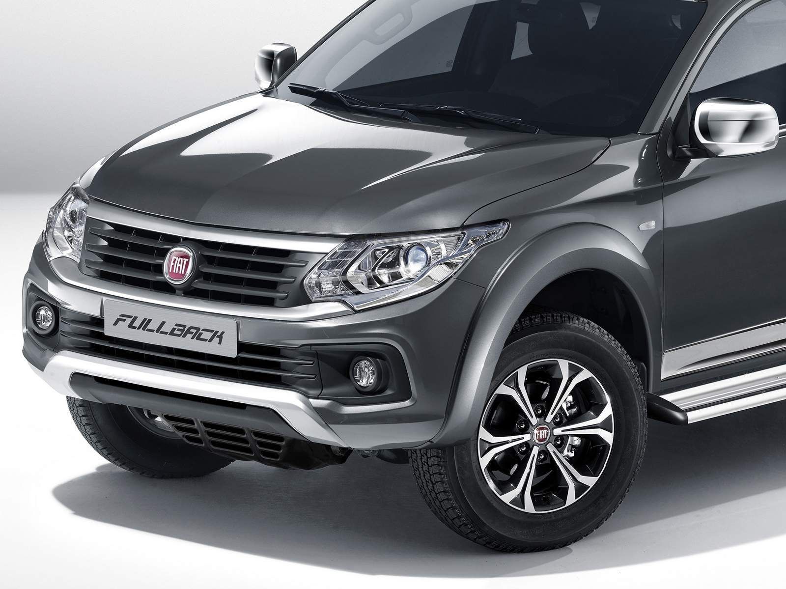 Fiat Fullback: picape média baseada na Mitsubishi L200