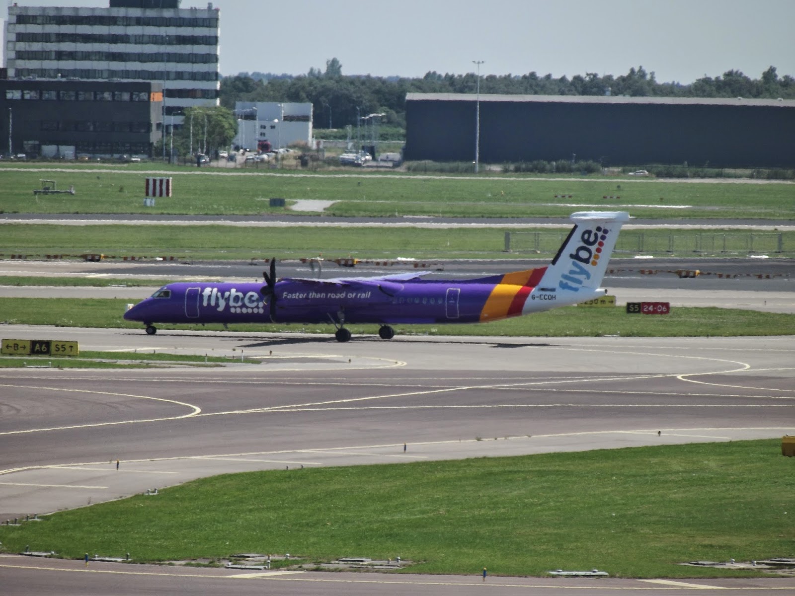 Aircraft Aviation in Europe: Introducing Flybe's new livery!