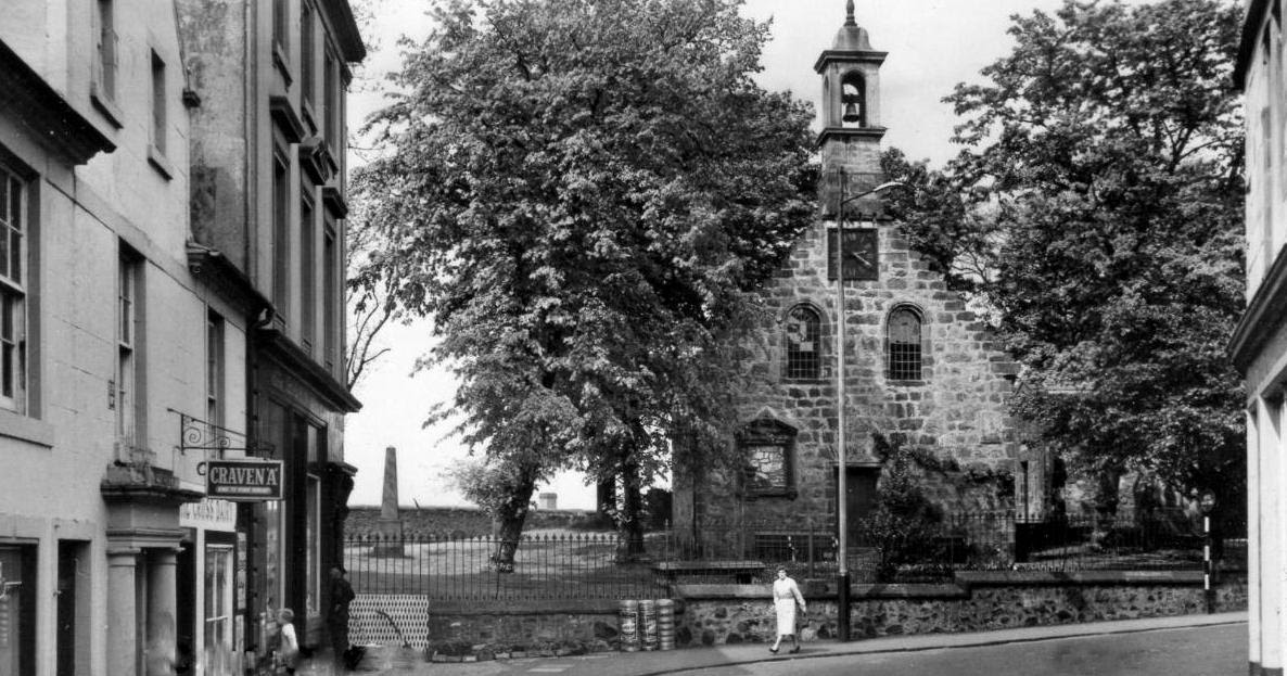 Tour Scotland: Old Photograph Auld Kirk Beith Scotland