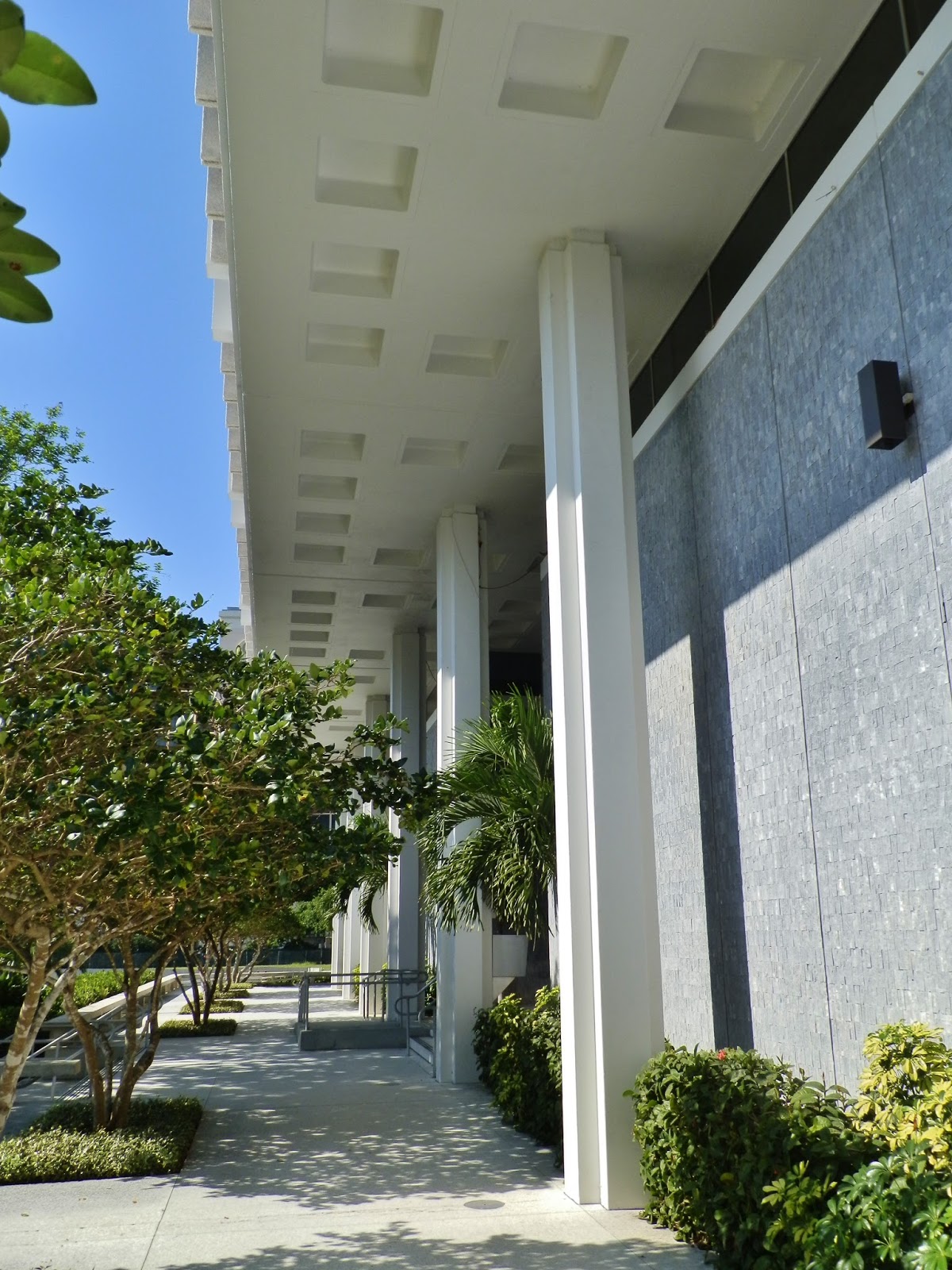 Places To Go, Buildings To See: City Hall - Clearwater, Florida