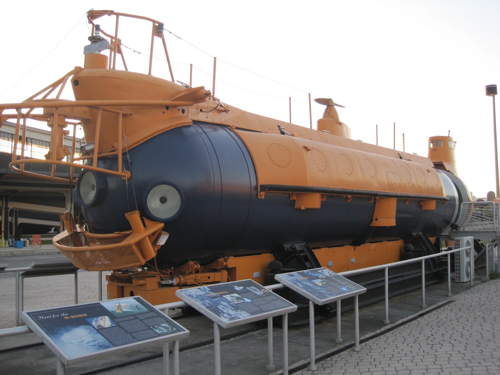 SUBMARINOS ---: El primer submarino de Alumino: el Aluminaut de la Reynolds