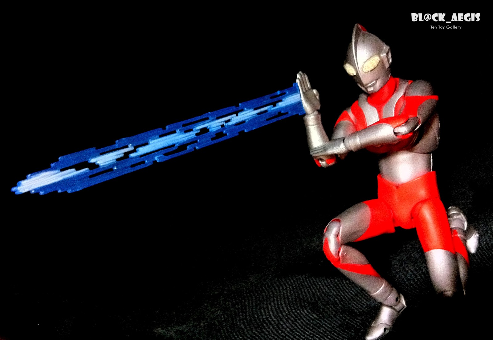 Ten Toy Gallery: Review: Ultra-Act Ultraman (Hayata)