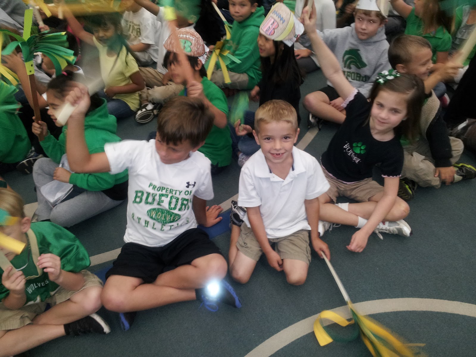 Miss McQuilken's 1st Grade: Pep Rally fun!!