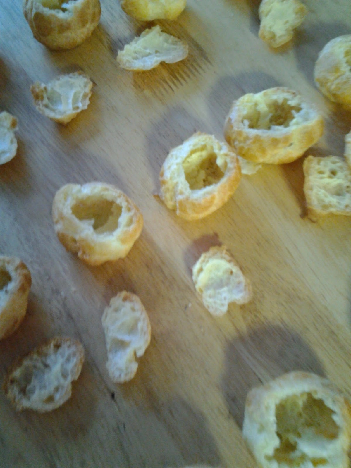 Yankee-Belle Cafe: How to Make Cream Puffs... And Delight Everyone!